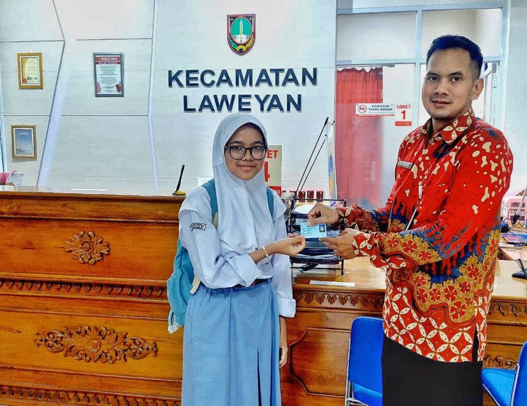 Disdukcapil Jemput Bola Rekam KTP-el Langsung Jadi – Disdukcapil Kota Surakarta